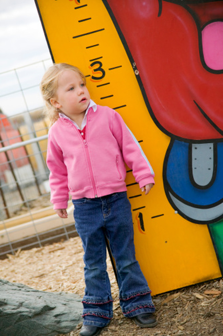 Differences Between Feet & Linear Feet | Hunker