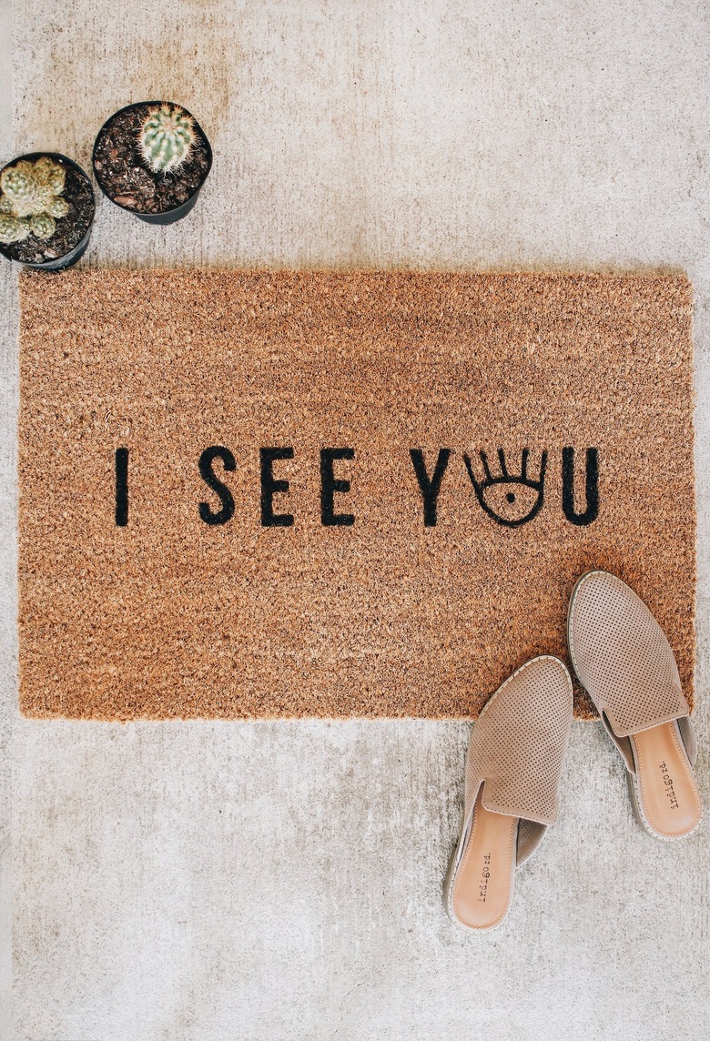 Make This Cute DIY Doormat This Weekend (Free Printable Included)