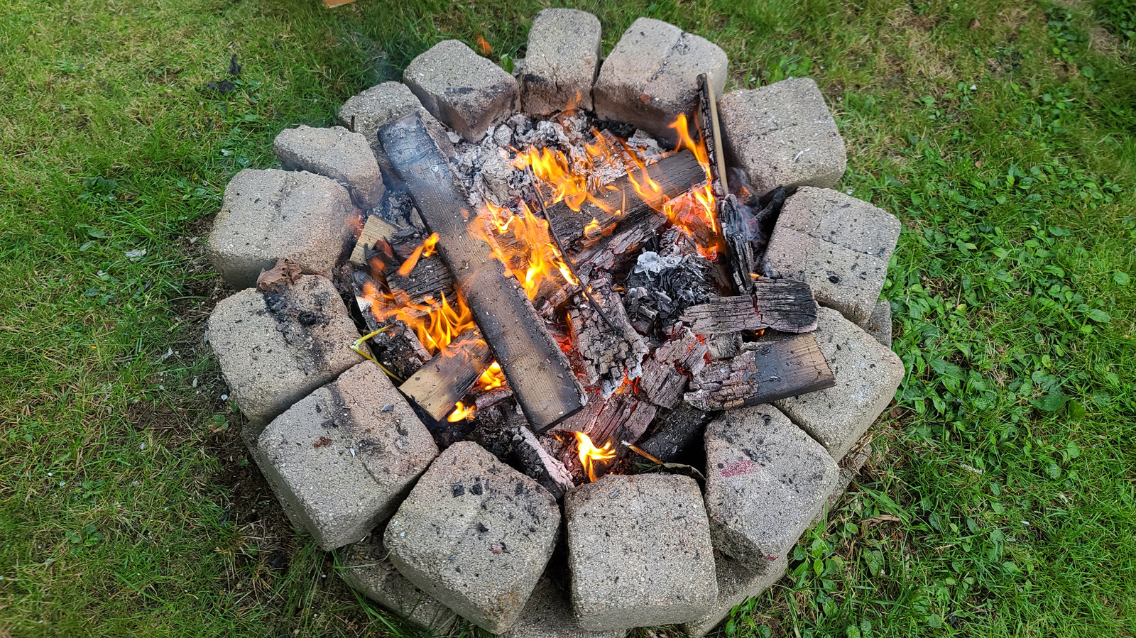 Avoid These Mistakes When DIYing Your Backyard Fire Pit