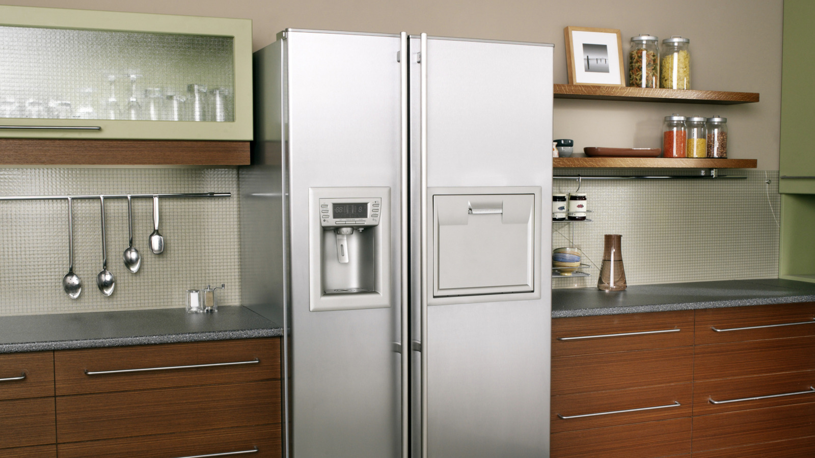 Get The Look Of A Stainless Steel Fridge On A Budget With An Easy ...
