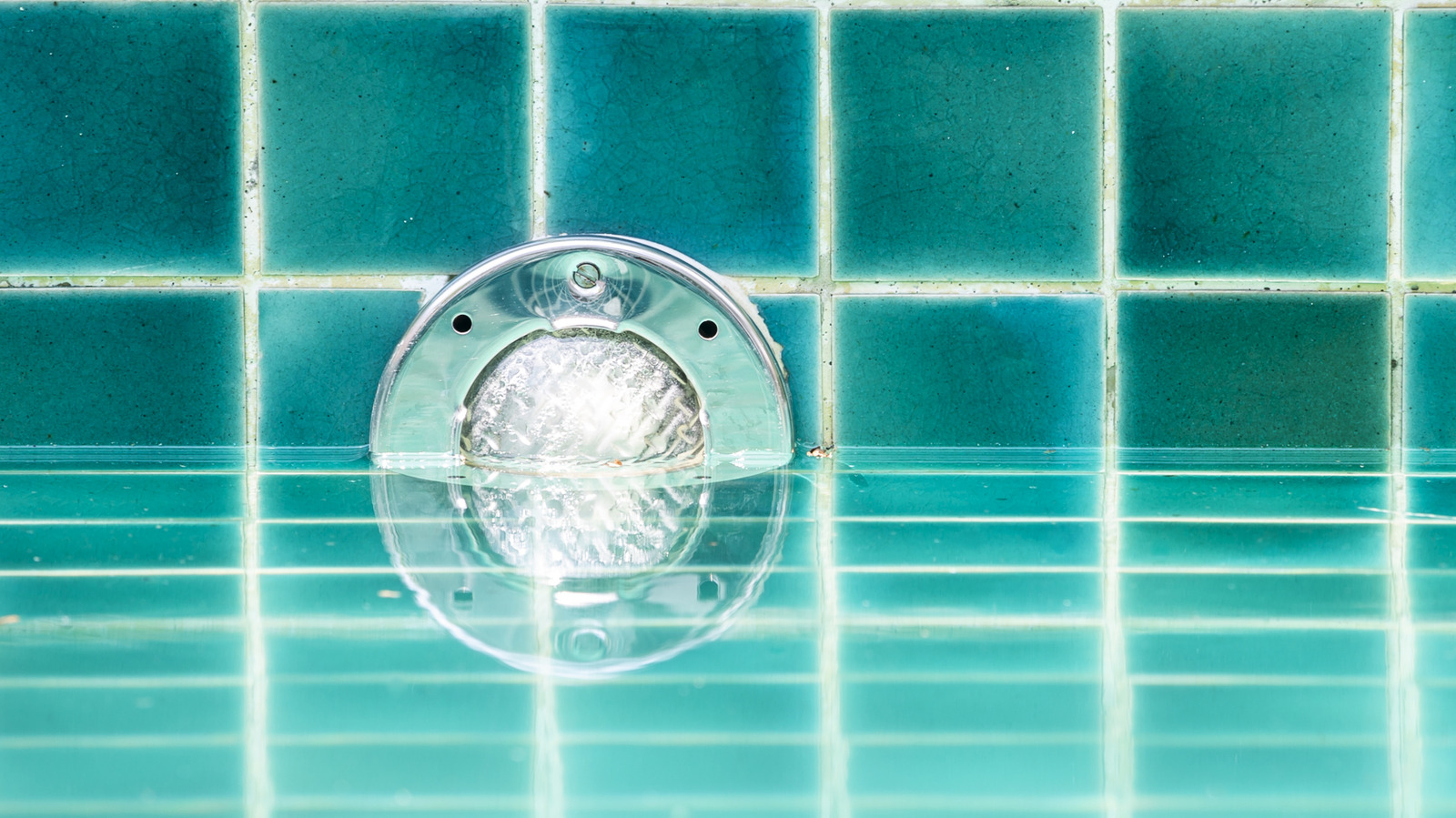 How To Safely Replace A Pool Light (& Dangerous Mistakes To Avoid)
