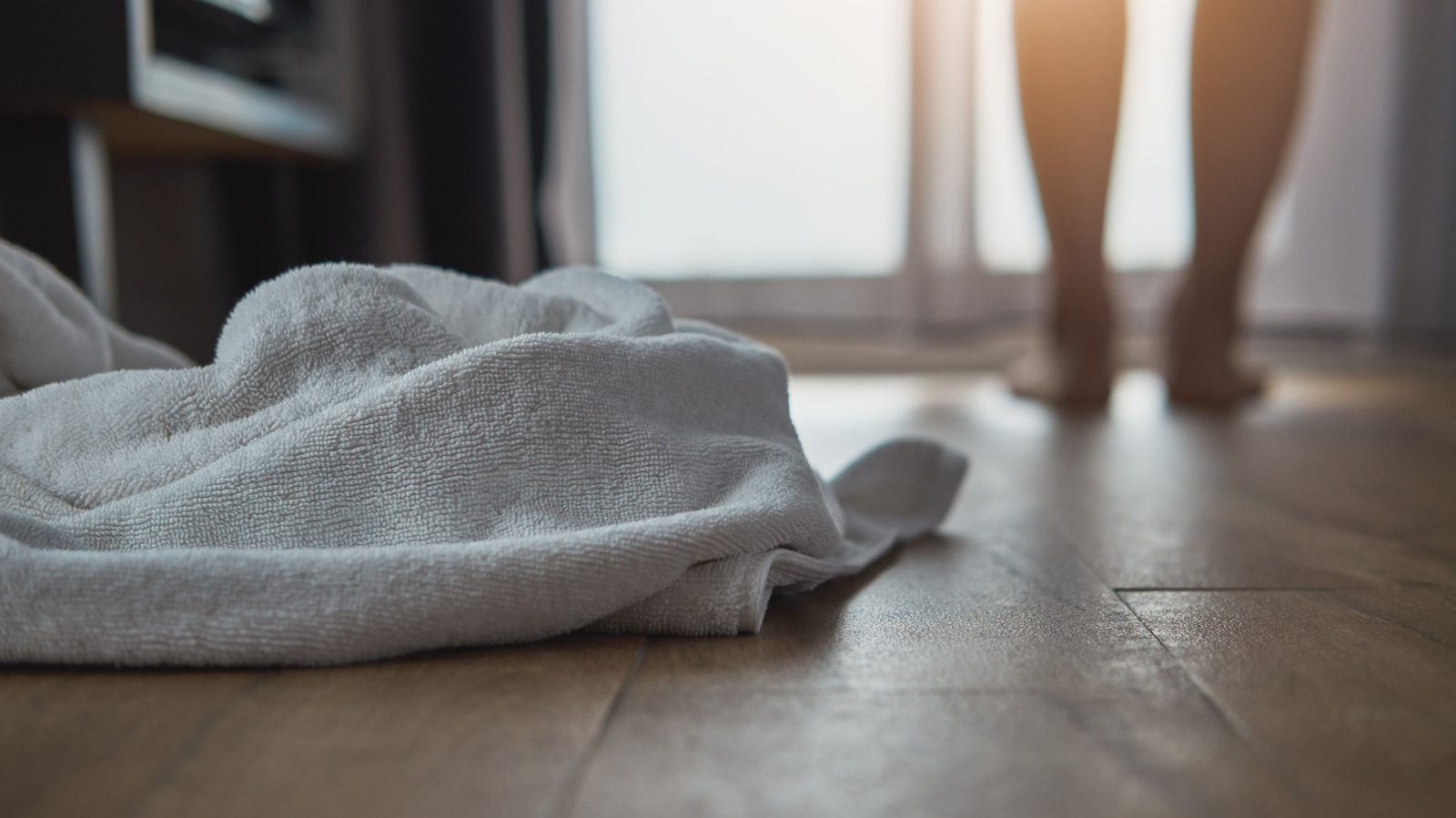 How To DIY A Wall-Hung Storage Rack For Bath Towels Using Dollar Tree Items