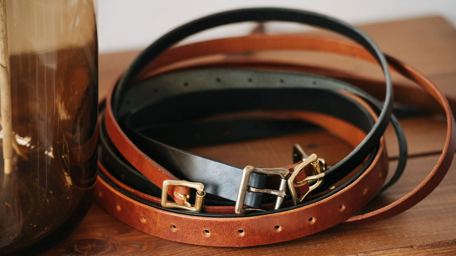 How To Upcycle Any Old Jar And Belt Into A Beautiful DIY Lantern