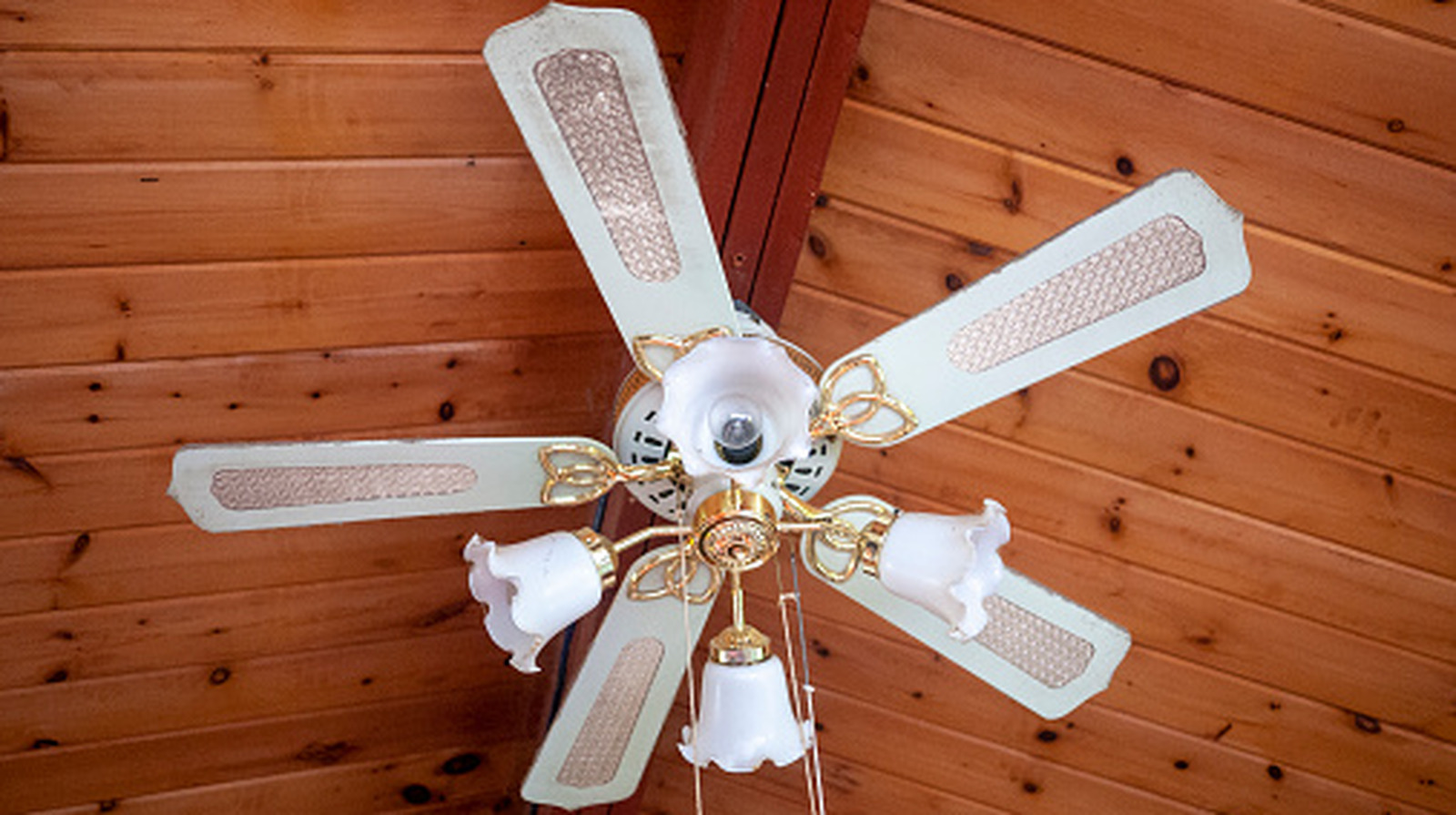 Still Have A Retro Ceiling Fan? Repurpose It Into Functional Wall Decor