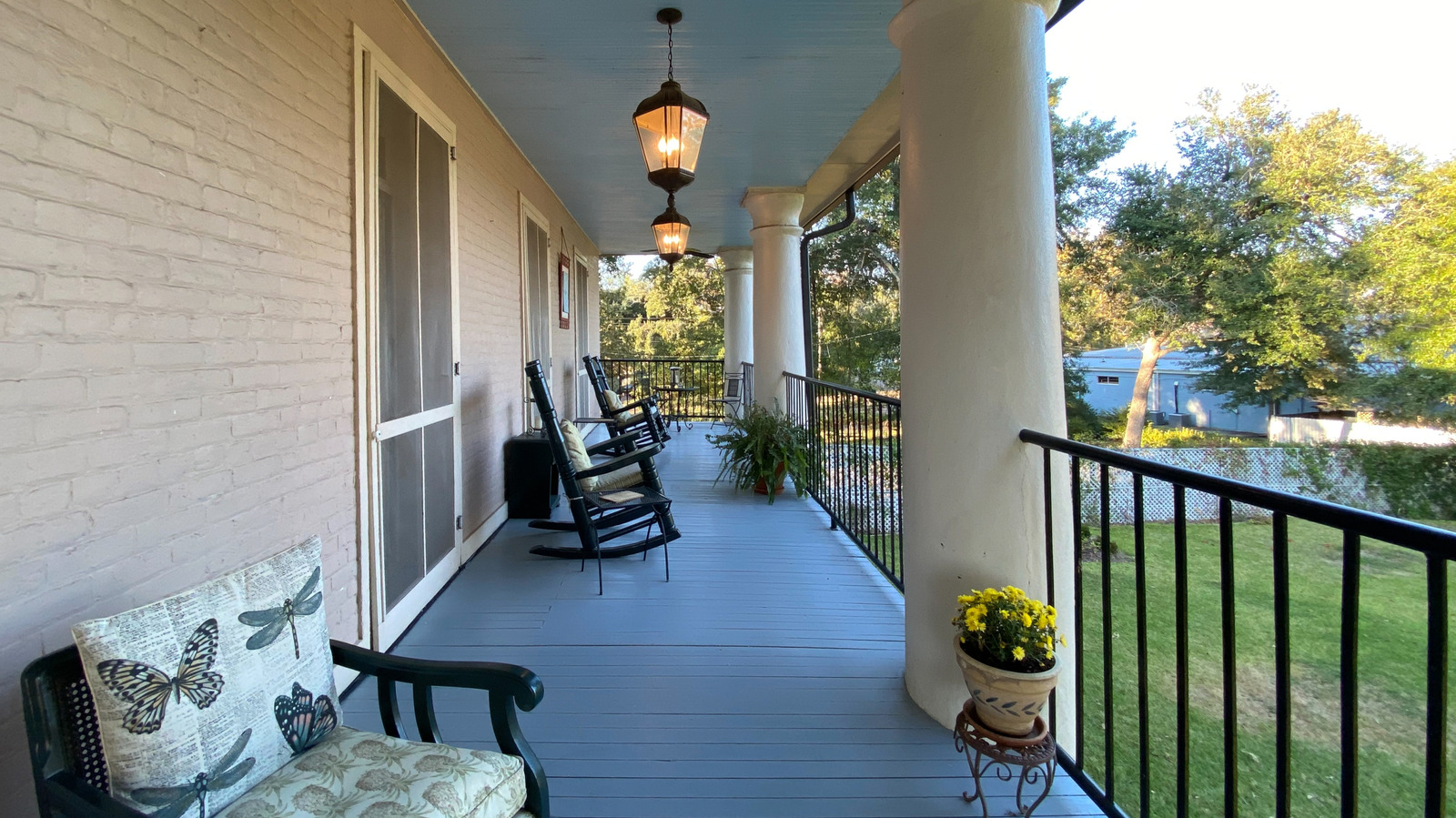 The Blue Porch Ceiling Tradition Southerners Never Abandoned — And Why ...