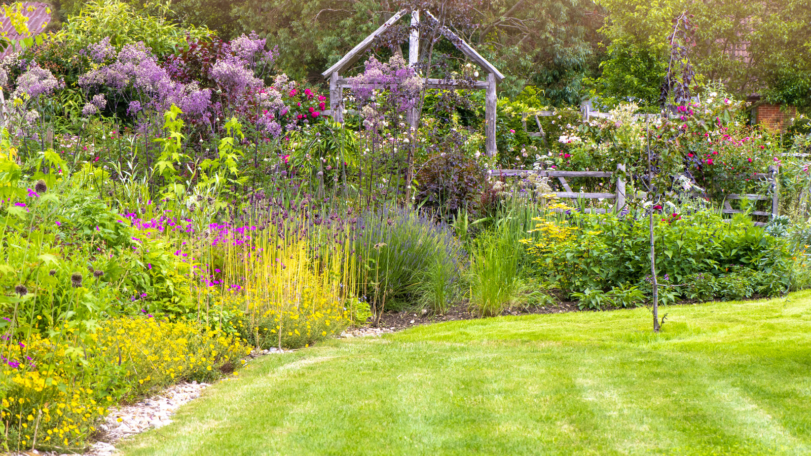 These Beautiful Flowering Plants Will Wreak Havoc On Your Yard And Garden