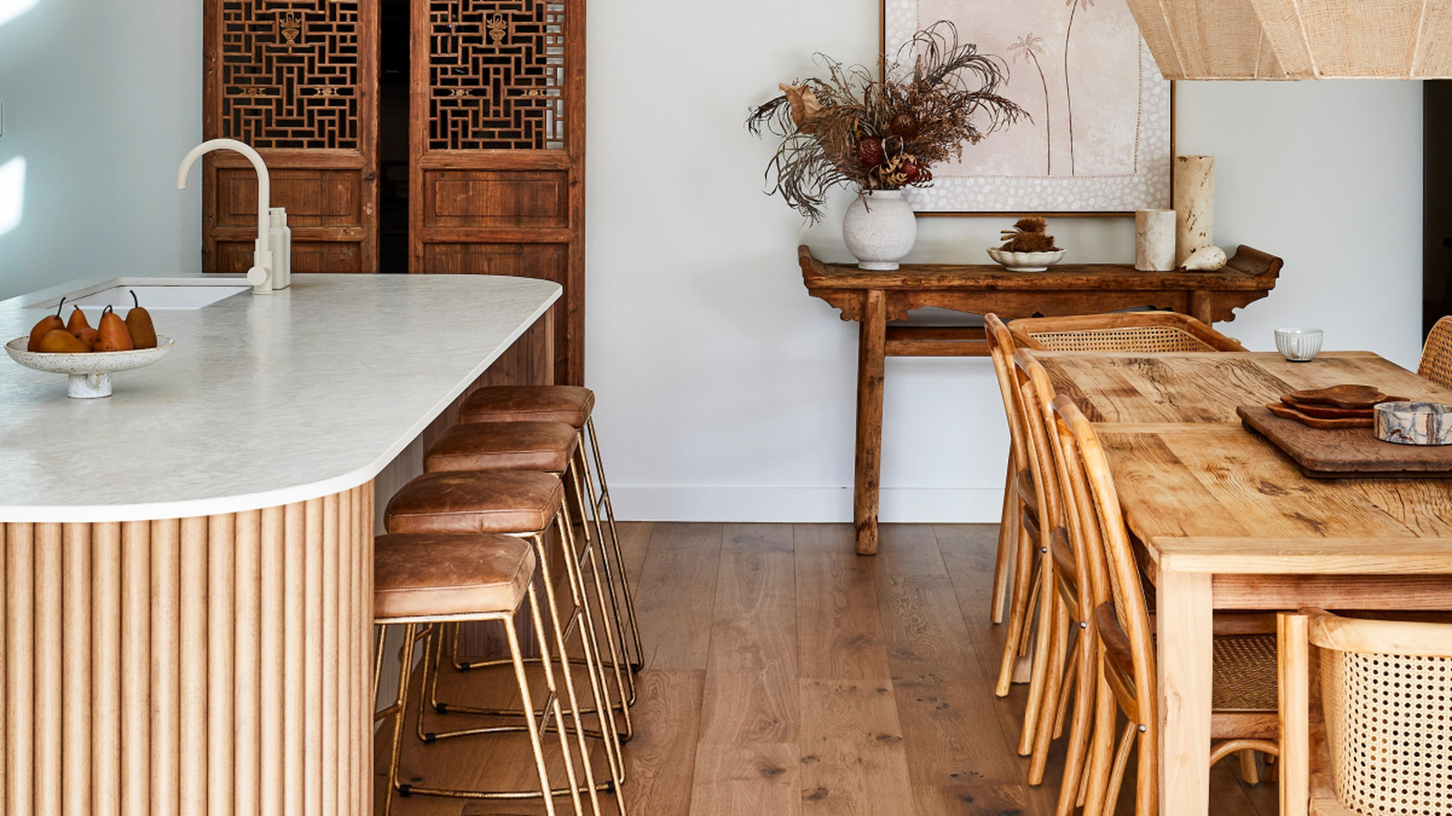 These Oval Kitchen Island Ideas Have Us Rethinking Hard Lines