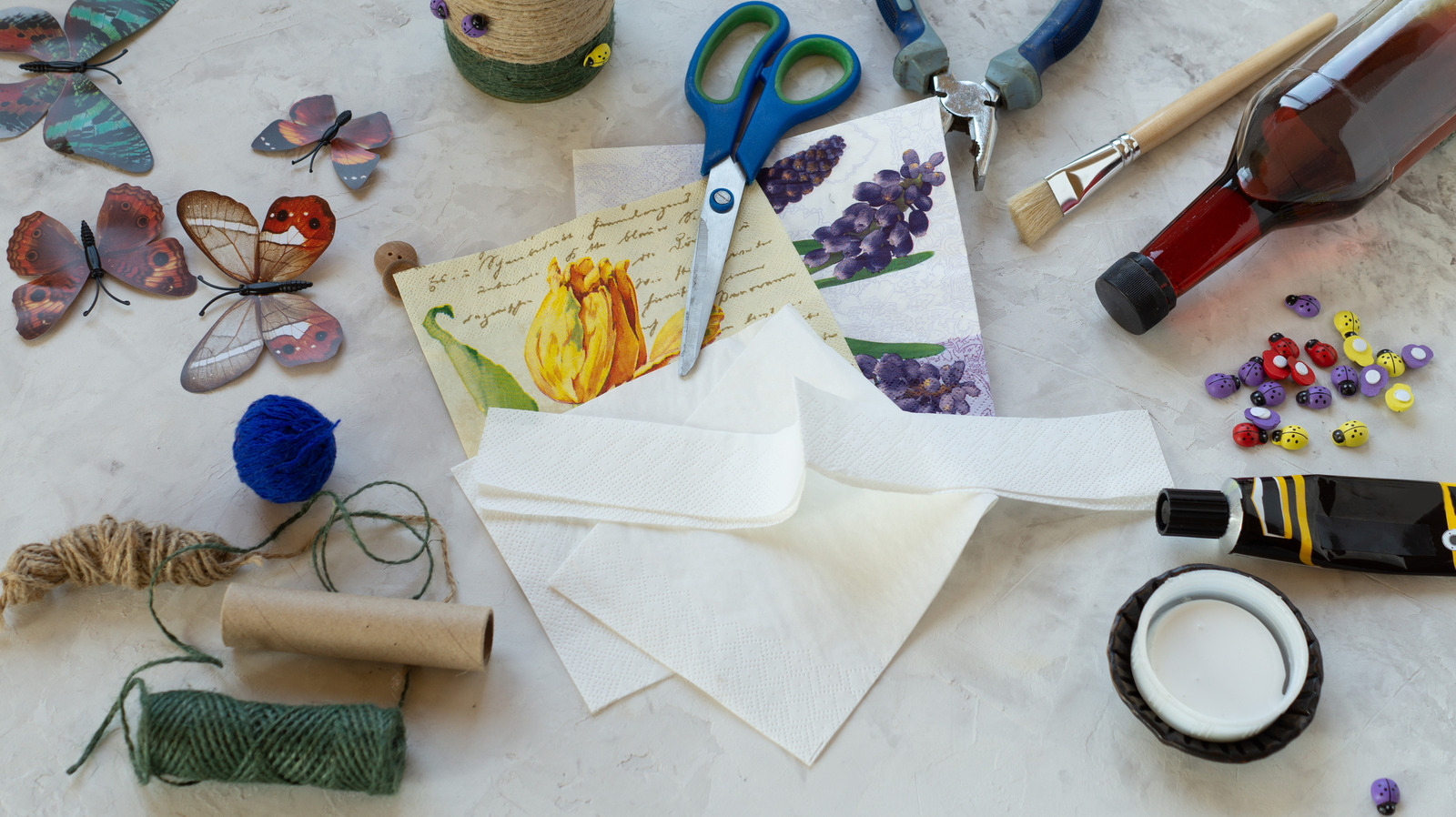 Upcycle A Plastic Dollar Tree Container Into Adorable Storage With A ...