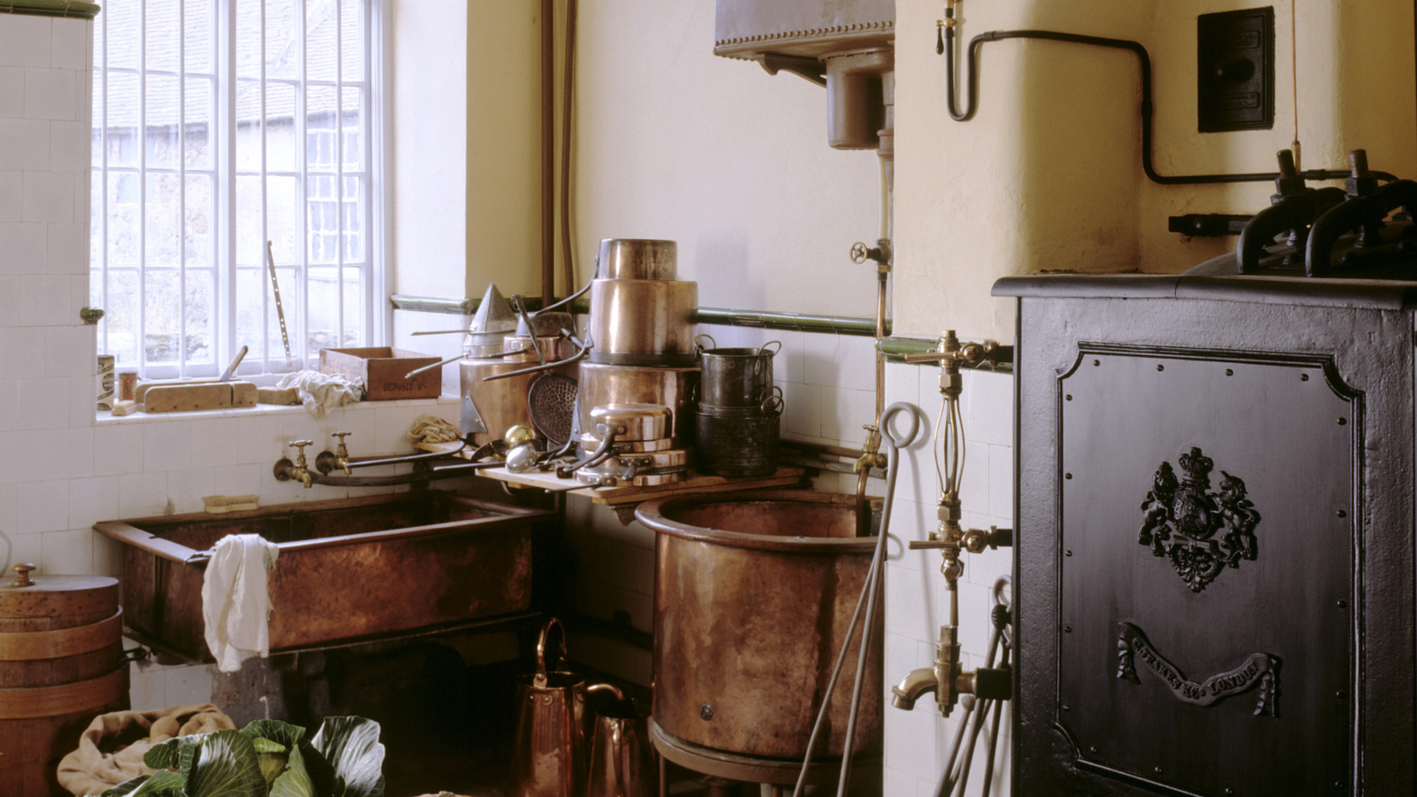 What Is A Scullery And Should You Add One To Your Home?