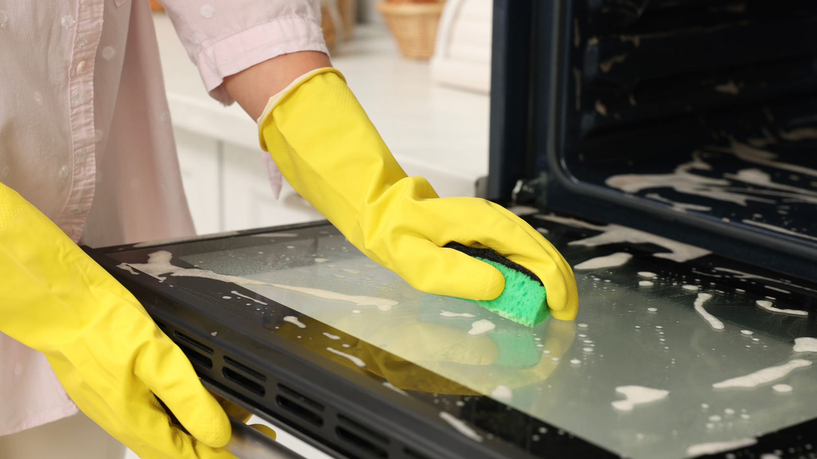 Why You Should Grab Some Aluminum Foil The Next Time You Need To Clean ...