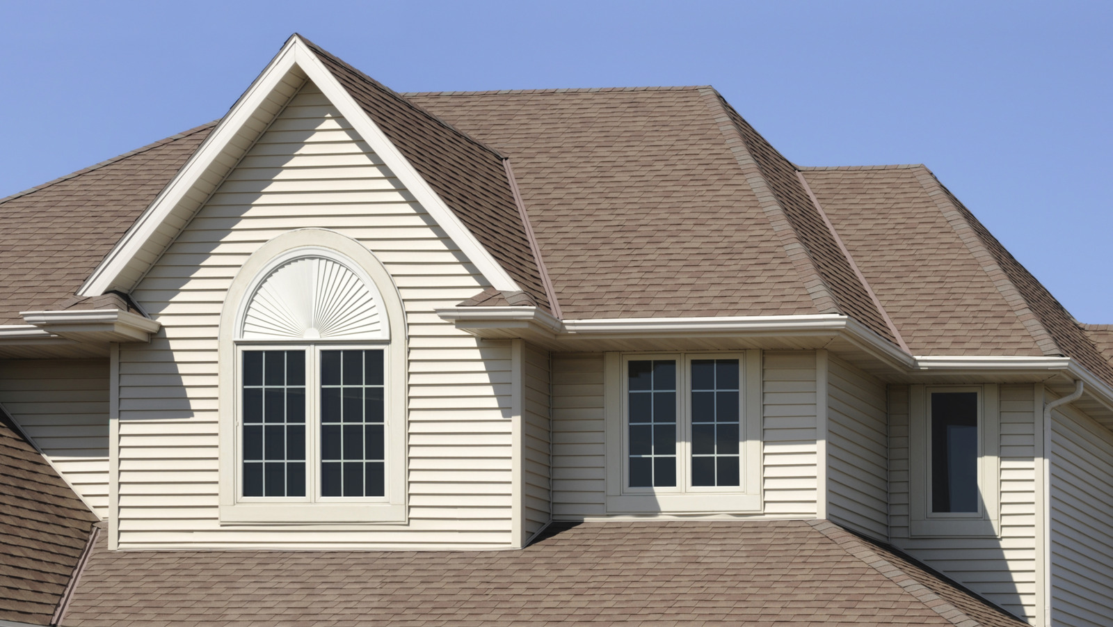 Exterior House Colors With Tan Roof
